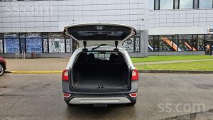 White Volvo XC70 2008 in Riga, with an engine capacity of 2.40 L and mileage of 300 thousand km for 4800 €, photo 6 on AUTOMOTO.COM.LV