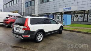 Balts Volvo XC70 2008 Rīga, ar dzinēja tilpumu 2.40 L un nobraukumu 300 tūkst. km par 4450 €, foto 4 vietnē AUTOMOTO.COM.LV