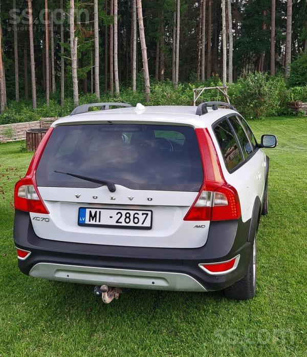 Balts Volvo XC70 2009 Valka, ar dzinēja tilpumu 2.40 L un nobraukumu 405 tūkst. km par 4600 €, foto 3 vietnē AUTOMOTO.COM.LV