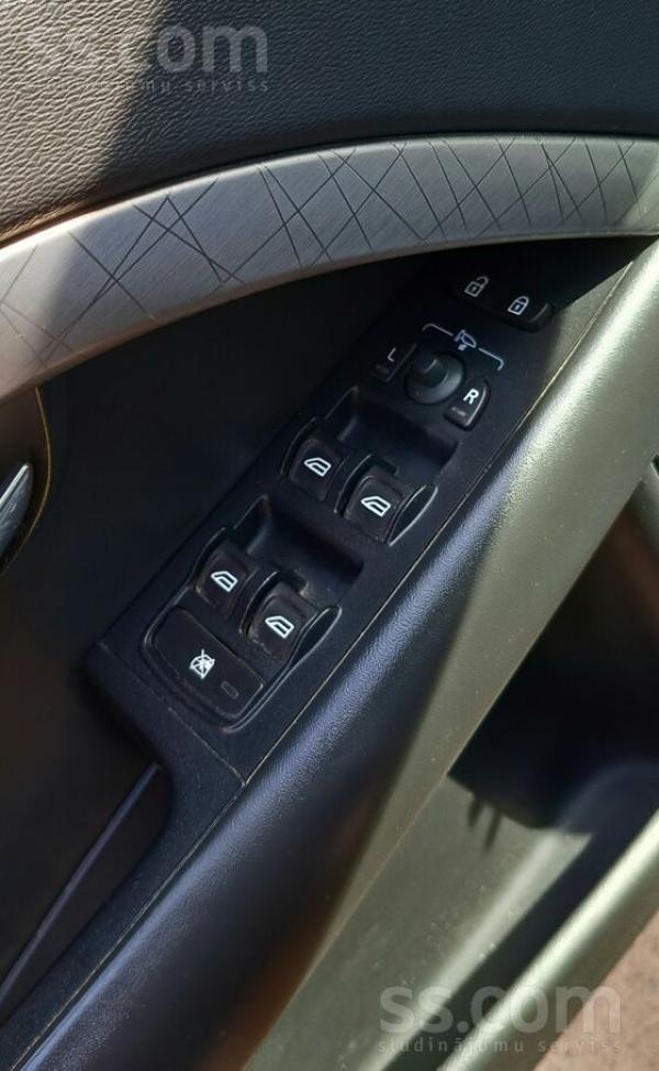 Balts Volvo XC70 2009 Valka, ar dzinēja tilpumu 2.40 L un nobraukumu 405 tūkst. km par 4600 €, foto 8 vietnē AUTOMOTO.COM.LV