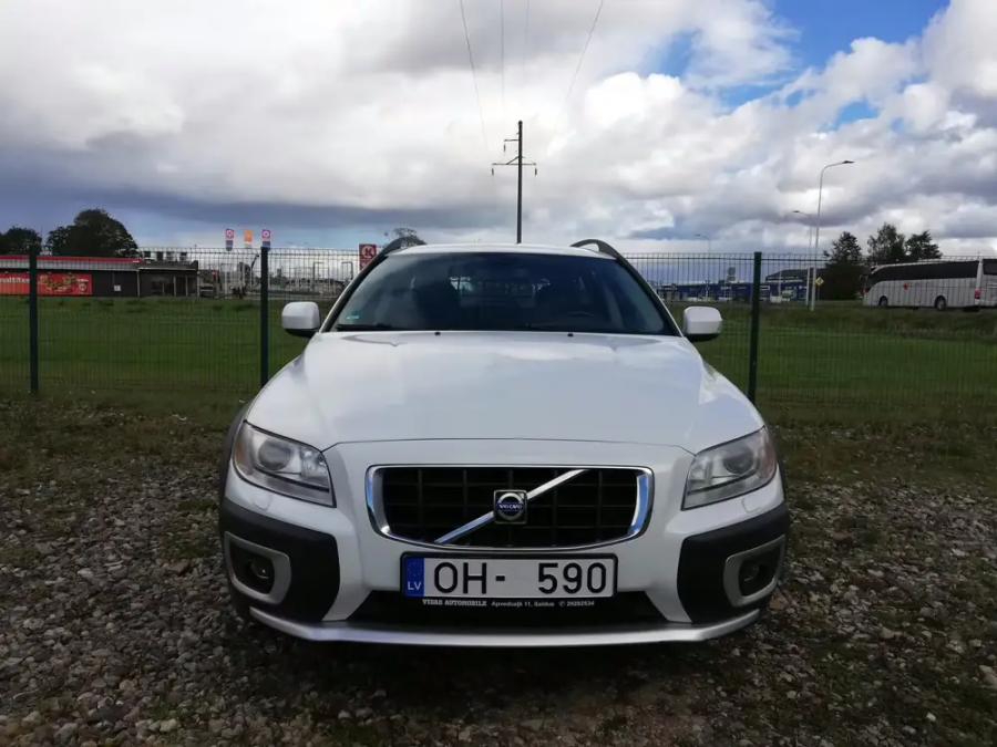 Balts Volvo XC70 2009 Saldus, ar dzinēja tilpumu 2.40 L un nobraukumu 332 tūkst. km par 7800 €, foto 6 vietnē AUTOMOTO.COM.LV