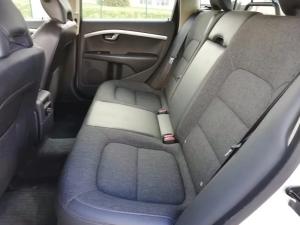 Balts Volvo XC70 2009 Saldus, ar dzinēja tilpumu 2.40 L un nobraukumu 332 tūkst. km par 7800 €, foto 10 vietnē AUTOMOTO.COM.LV