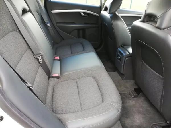 Balts Volvo XC70 2009 Saldus, ar dzinēja tilpumu 2.40 L un nobraukumu 332 tūkst. km par 7800 €, foto 10 vietnē AUTOMOTO.COM.LV