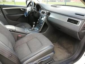 Balts Volvo XC70 2009 Saldus, ar dzinēja tilpumu 2.40 L un nobraukumu 332 tūkst. km par 7800 €, foto 12 vietnē AUTOMOTO.COM.LV