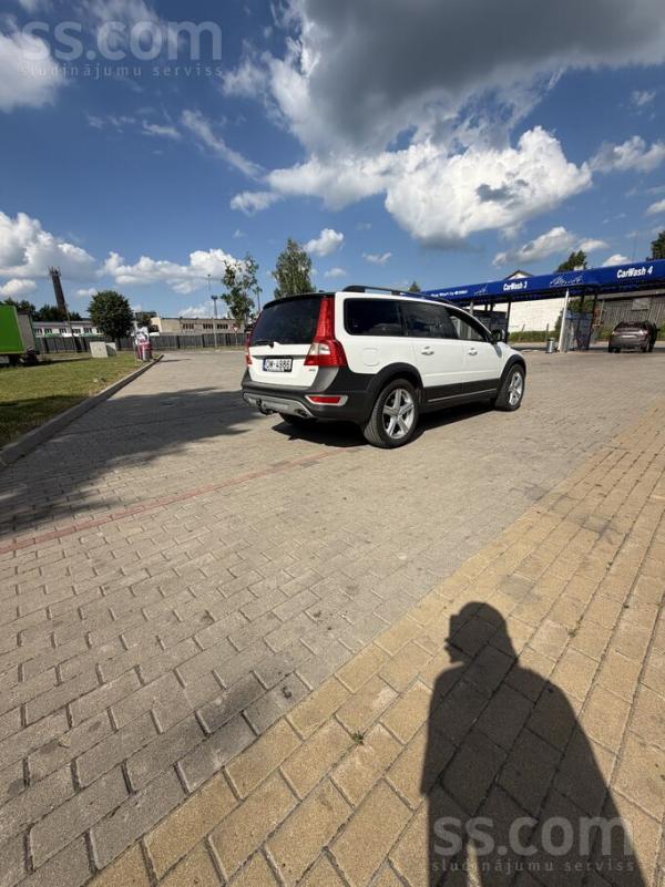 White Volvo XC70 2009 in Rezekne, with an engine capacity of 2.40 L and mileage of 460 thousand km for 5800 €, photo 2 on AUTOMOTO.COM.LV