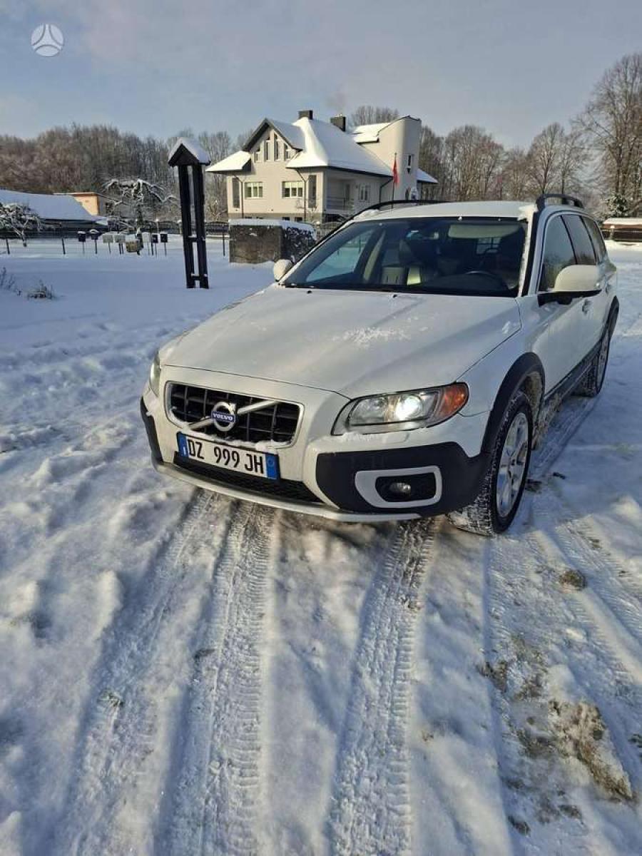 Balts Volvo XC70 2010 Kauņa, ar dzinēja tilpumu 2.40 L un nobraukumu 330 tūkst. km par 5800 €, foto 2 vietnē AUTOMOTO.COM.LV