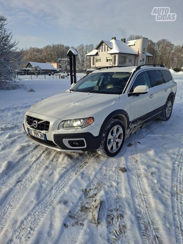 Balts Volvo XC70 2010 Kauņa, ar dzinēja tilpumu 2.40 L un nobraukumu 330 tūkst. km par 5750 €, foto 1 vietnē AUTOMOTO.COM.LV