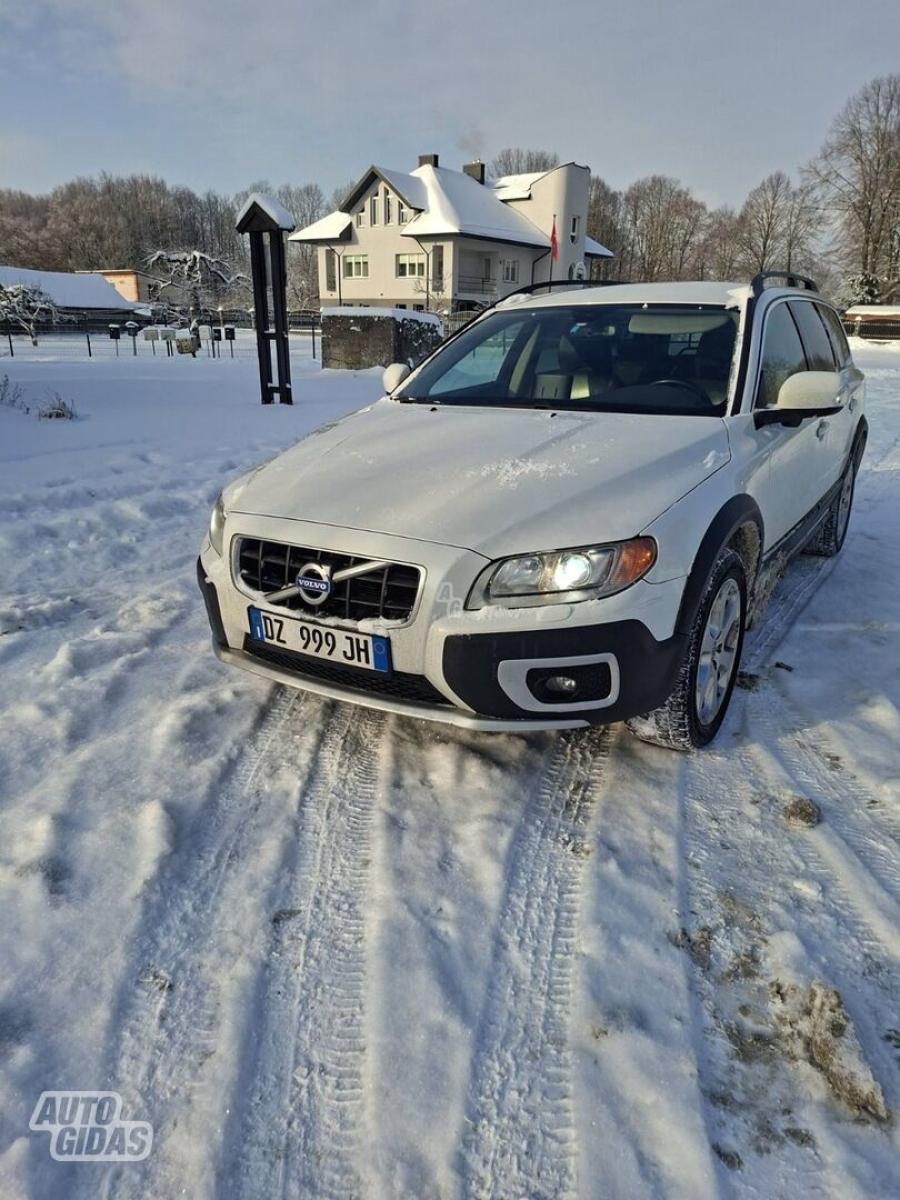 White Volvo XC70 2010 in Kaunas, with an engine capacity of 2.40 L and mileage of 330 thousand km for 5750 €, photo 2 on AUTOMOTO.COM.LV
