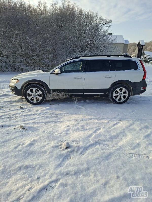 Balts Volvo XC70 2010 Kauņa, ar dzinēja tilpumu 2.40 L un nobraukumu 330 tūkst. km par 5750 €, foto 3 vietnē AUTOMOTO.COM.LV