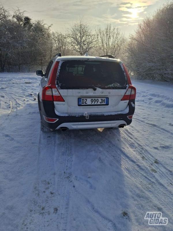 Balts Volvo XC70 2010 Kauņa, ar dzinēja tilpumu 2.40 L un nobraukumu 330 tūkst. km par 5750 €, foto 5 vietnē AUTOMOTO.COM.LV