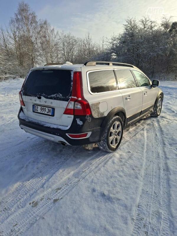 Balts Volvo XC70 2010 Kauņa, ar dzinēja tilpumu 2.40 L un nobraukumu 330 tūkst. km par 5750 €, foto 6 vietnē AUTOMOTO.COM.LV