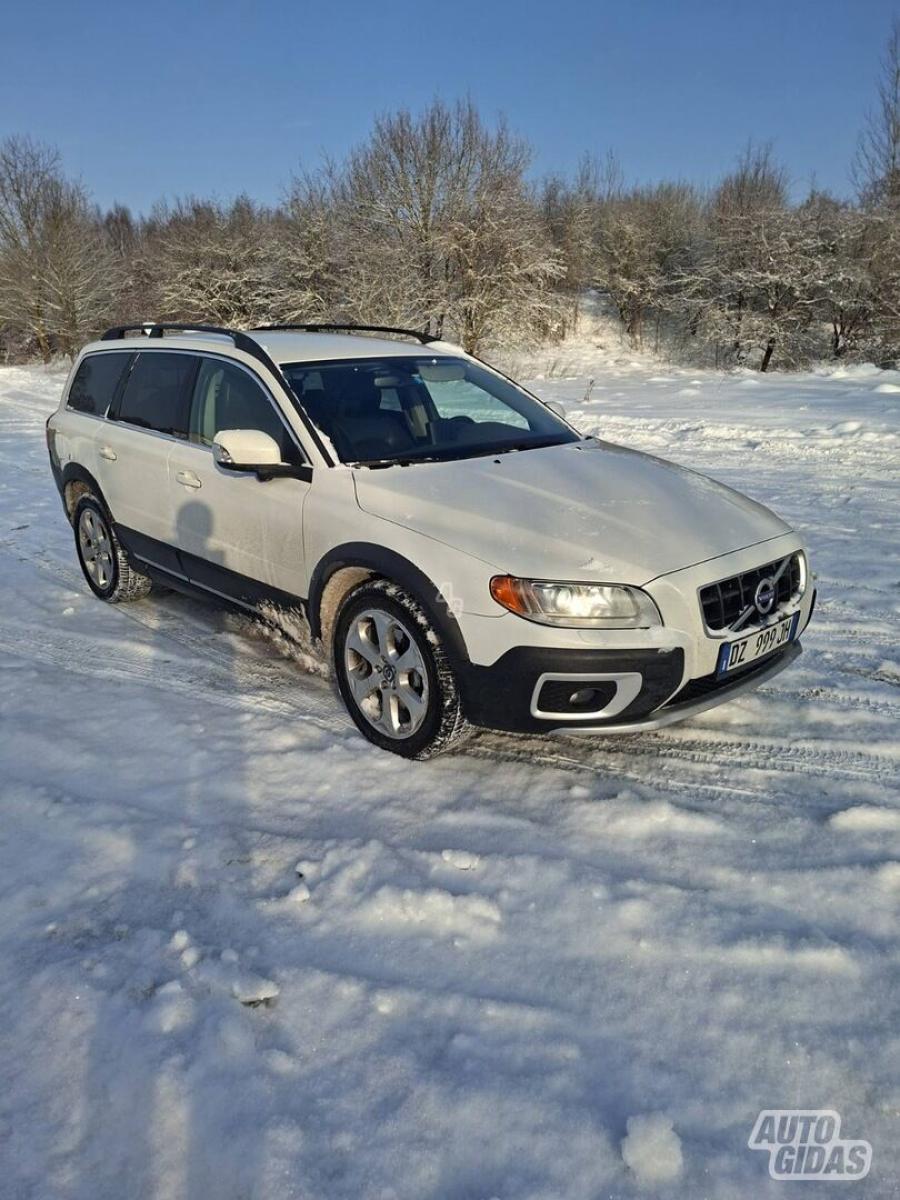 White Volvo XC70 2010 in Kaunas, with an engine capacity of 2.40 L and mileage of 330 thousand km for 5750 €, photo 7 on AUTOMOTO.COM.LV