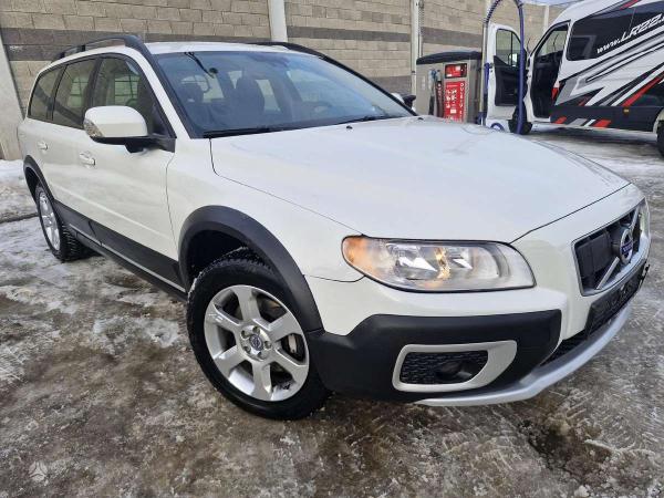 White Volvo XC70 2010 in Vilnius, with an engine capacity of 2.40 L and mileage of 233 thousand km for 7700 €, photo 6 on AUTOMOTO.COM.LV