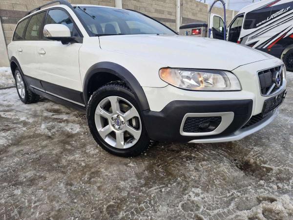 White Volvo XC70 2010 in Vilnius, with an engine capacity of 2.40 L and mileage of 233 thousand km for 7700 €, photo 7 on AUTOMOTO.COM.LV
