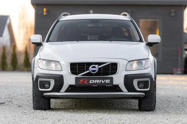 Balts Volvo XC70 2010 Jelgava, ar dzinēja tilpumu 2.40 L un nobraukumu 342 tūkst. km par 6500 €, foto 2 vietnē AUTOMOTO.COM.LV