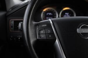 Balts Volvo XC70 2010 Jelgava, ar dzinēja tilpumu 2.40 L un nobraukumu 342 tūkst. km par 6500 €, foto 12 vietnē AUTOMOTO.COM.LV