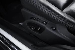 Balts Volvo XC70 2010 Jelgava, ar dzinēja tilpumu 2.40 L un nobraukumu 342 tūkst. km par 6500 €, foto 20 vietnē AUTOMOTO.COM.LV