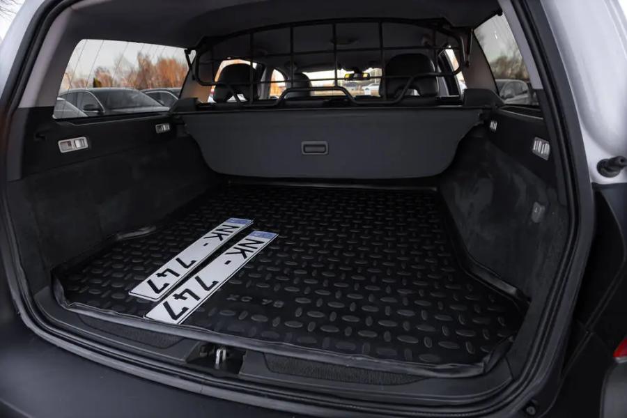 Balts Volvo XC70 2010 Jelgava, ar dzinēja tilpumu 2.40 L un nobraukumu 342 tūkst. km par 6500 €, foto 25 vietnē AUTOMOTO.COM.LV
