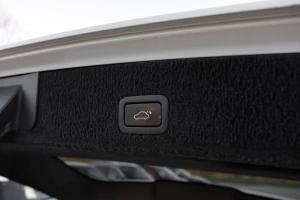 Balts Volvo XC70 2010 Jelgava, ar dzinēja tilpumu 2.40 L un nobraukumu 342 tūkst. km par 6500 €, foto 26 vietnē AUTOMOTO.COM.LV