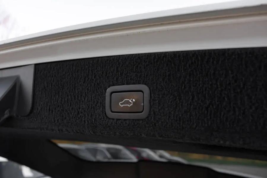 Balts Volvo XC70 2010 Jelgava, ar dzinēja tilpumu 2.40 L un nobraukumu 342 tūkst. km par 6500 €, foto 26 vietnē AUTOMOTO.COM.LV