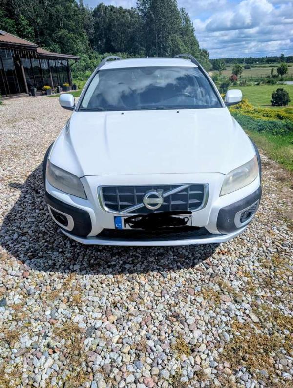 Balts Volvo XC70 2010 Plungė, ar dzinēja tilpumu 2.40 L un nobraukumu 351 tūkst. km par 6500 €, foto 3 vietnē AUTOMOTO.COM.LV