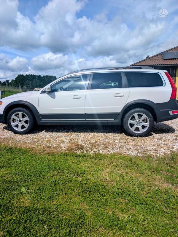 Balts Volvo XC70 2010 Plungė, ar dzinēja tilpumu 2.40 L un nobraukumu 351 tūkst. km par 6500 €, foto 6 vietnē AUTOMOTO.COM.LV