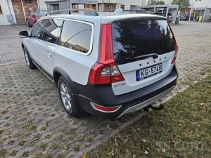 White Volvo XC70 2011 in Jurmala, with an engine capacity of 2.40 L and mileage of 319 thousand km for 6990 €, photo 5 on AUTOMOTO.COM.LV