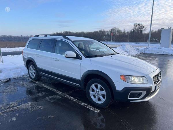 Balts Volvo XC70 2011 Kauņa, ar dzinēja tilpumu 2.40 L un nobraukumu 286 tūkst. km par 7950 €, foto 1 vietnē AUTOMOTO.COM.LV