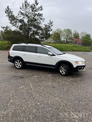 Balts Volvo XC70 2011 Valmiera, ar dzinēja tilpumu 2.40 L un nobraukumu 0 tūkst. km par 6150 €, foto 4 vietnē AUTOMOTO.COM.LV