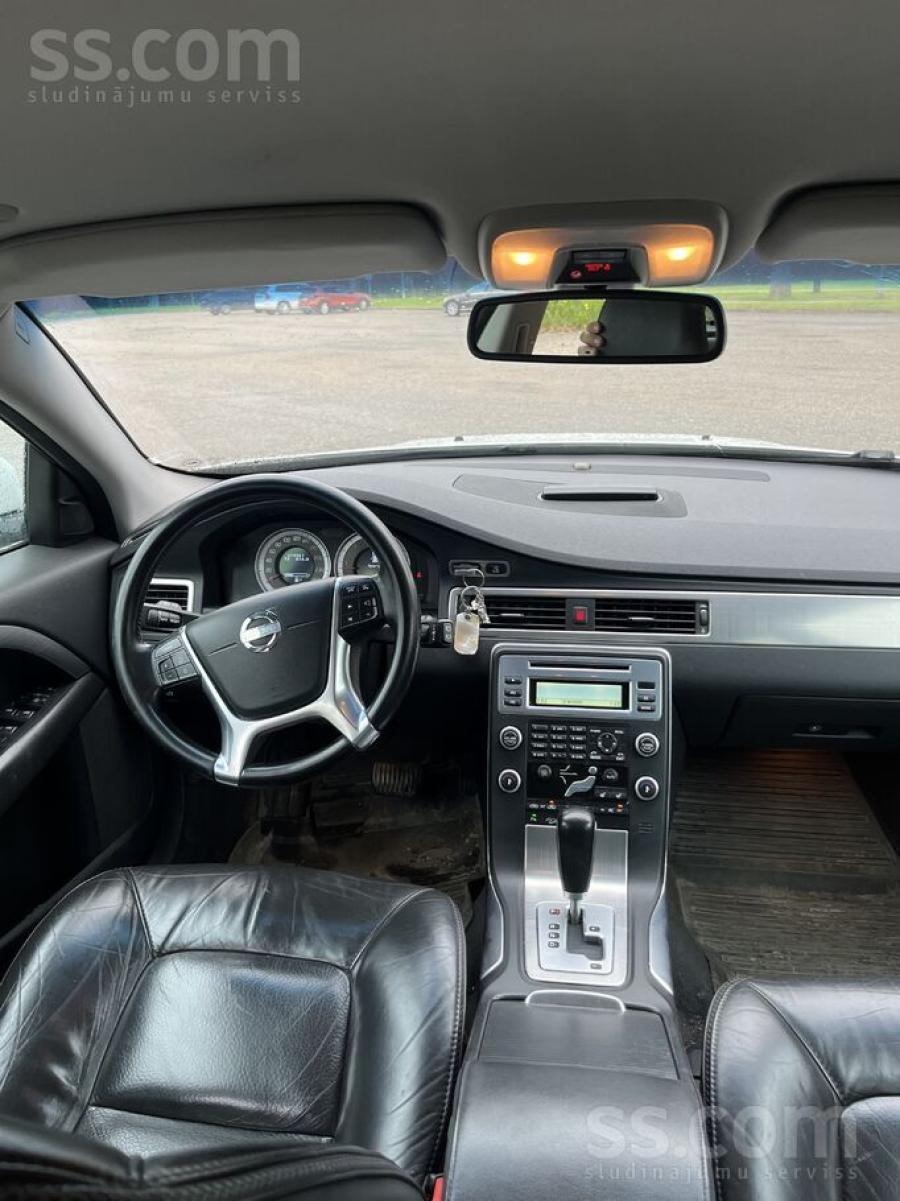 Balts Volvo XC70 2011 Valmiera, ar dzinēja tilpumu 2.40 L un nobraukumu 0 tūkst. km par 6150 €, foto 9 vietnē AUTOMOTO.COM.LV