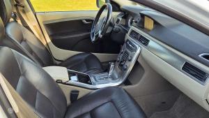 Balts Volvo XC70 2011 Panevēža, ar dzinēja tilpumu 2.40 L un nobraukumu 400 tūkst. km par 7450 €, foto 5 vietnē AUTOMOTO.COM.LV