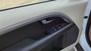 Balts Volvo XC70 2011 Panevēža, ar dzinēja tilpumu 2.40 L un nobraukumu 400 tūkst. km par 7450 €, foto 25 vietnē AUTOMOTO.COM.LV