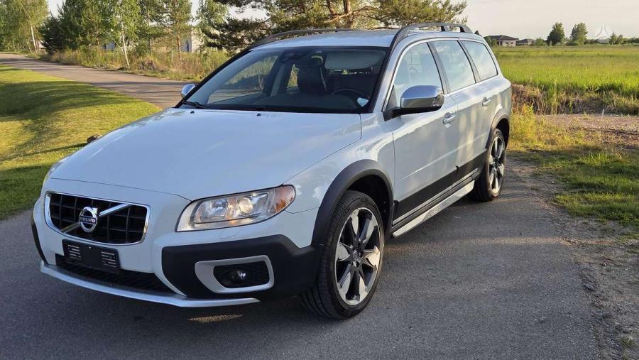 Balts Volvo XC70 2011 Panevēža, ar dzinēja tilpumu 2.40 L un nobraukumu 400 tūkst. km par 7450 €, foto 31 vietnē AUTOMOTO.COM.LV