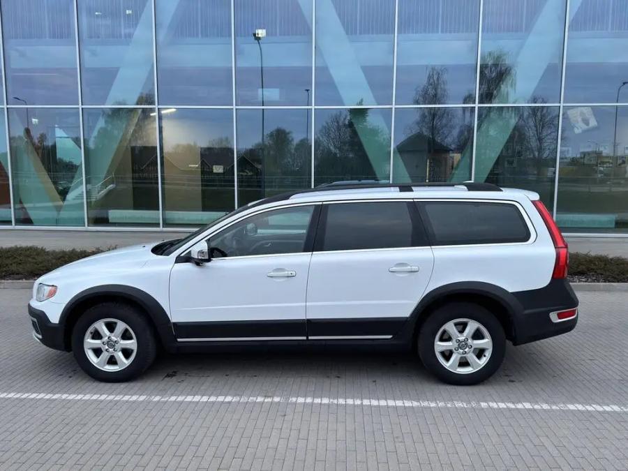 Balts Volvo XC70 2011 Rēzekne, ar dzinēja tilpumu 2.40 L un nobraukumu 332 tūkst. km par 7200 €, foto 9 vietnē AUTOMOTO.COM.LV