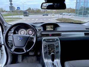 Balts Volvo XC70 2011 Rēzekne, ar dzinēja tilpumu 2.40 L un nobraukumu 332 tūkst. km par 7200 €, foto 12 vietnē AUTOMOTO.COM.LV