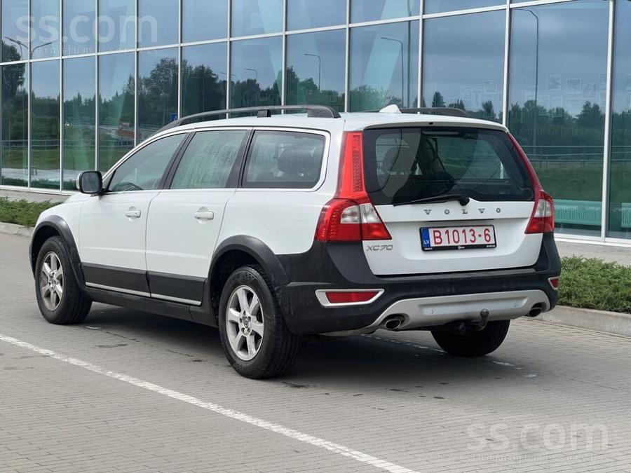 Balts Volvo XC70 2011 Rēzekne, ar dzinēja tilpumu 2.40 L un nobraukumu 334 tūkst. km par 7850 €, foto 6 vietnē AUTOMOTO.COM.LV
