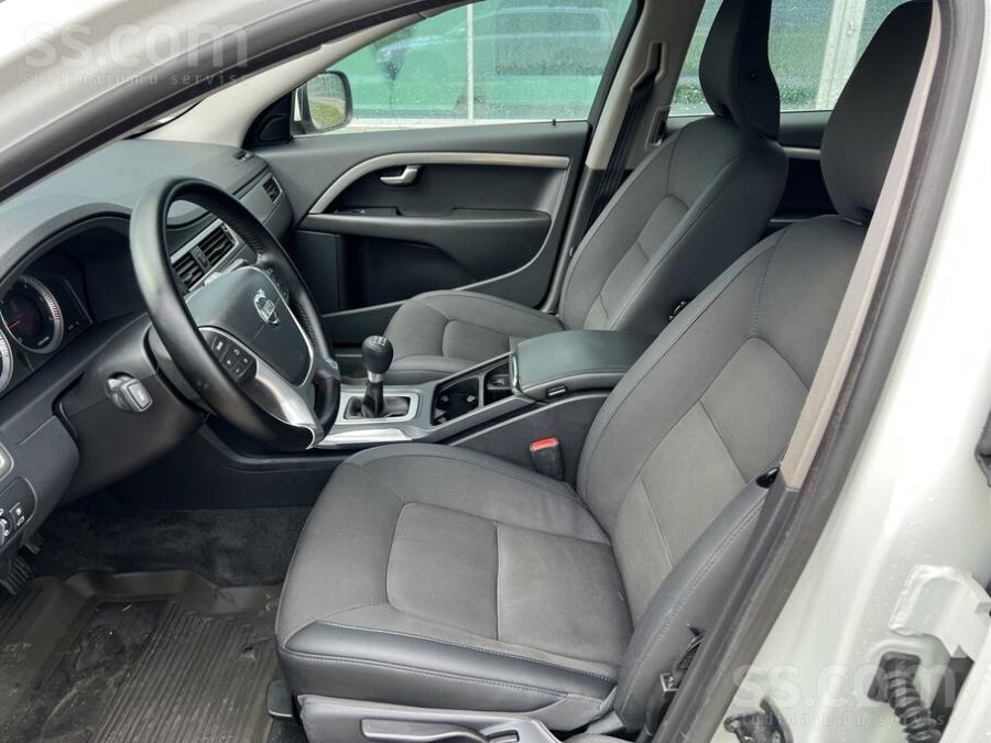 Balts Volvo XC70 2011 Rēzekne, ar dzinēja tilpumu 2.40 L un nobraukumu 334 tūkst. km par 7850 €, foto 11 vietnē AUTOMOTO.COM.LV