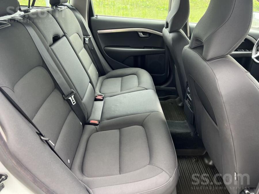 Balts Volvo XC70 2011 Rēzekne, ar dzinēja tilpumu 2.40 L un nobraukumu 334 tūkst. km par 7850 €, foto 19 vietnē AUTOMOTO.COM.LV