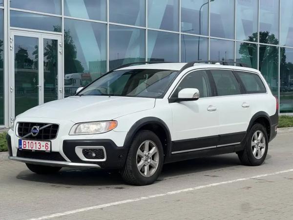White Volvo XC70 2011 in Rezekne, with an engine capacity of 2.40 L and mileage of 334 thousand km for 7850 €, photo 2 on AUTOMOTO.COM.LV
