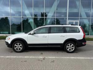White Volvo XC70 2011 in Rezekne, with an engine capacity of 2.40 L and mileage of 334 thousand km for 7850 €, photo 5 on AUTOMOTO.COM.LV