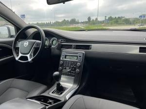 White Volvo XC70 2011 in Rezekne, with an engine capacity of 2.40 L and mileage of 334 thousand km for 7850 €, photo 10 on AUTOMOTO.COM.LV