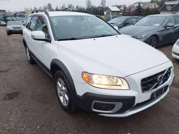 Balts Volvo XC70 2012 Utena, ar dzinēja tilpumu 2.40 L un nobraukumu 439 tūkst. km par 4300 €, foto 1 vietnē AUTOMOTO.COM.LV