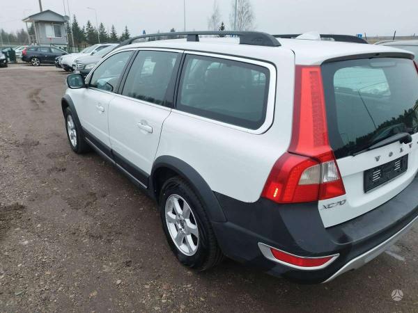 Balts Volvo XC70 2012 Utena, ar dzinēja tilpumu 2.40 L un nobraukumu 439 tūkst. km par 4300 €, foto 3 vietnē AUTOMOTO.COM.LV