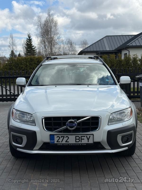 White Volvo XC70 2012 in Tartu, with an engine capacity of 2.40 L and mileage of 302 thousand km for 7900 €, photo 2 on AUTOMOTO.COM.LV