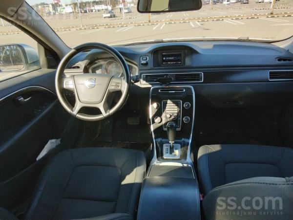 White Volvo XC70 2012 in Riga, with an engine capacity of 2.00 L and mileage of 310 thousand km for 7150 €, photo 7 on AUTOMOTO.COM.LV