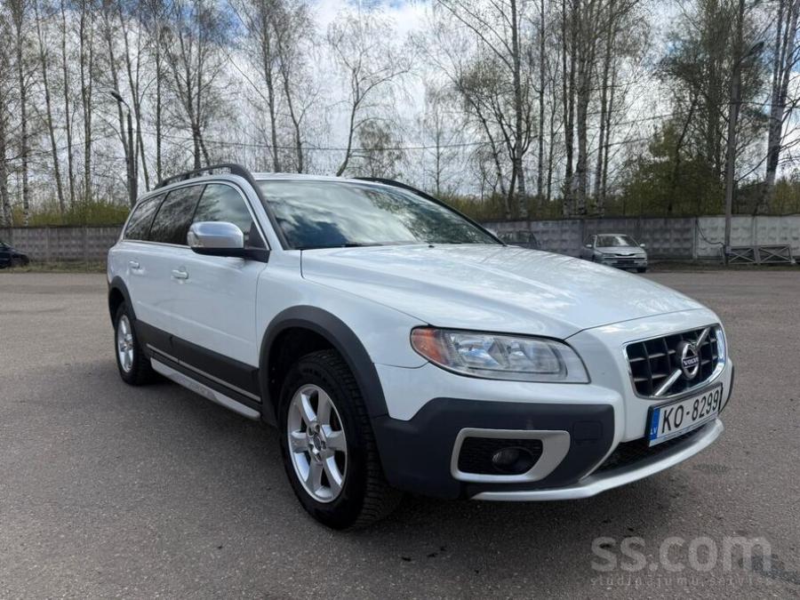 Balts Volvo XC70 2012 Rīga, ar dzinēja tilpumu 2.00 L un nobraukumu 310 tūkst. km par 6950 €, foto 1 vietnē AUTOMOTO.COM.LV