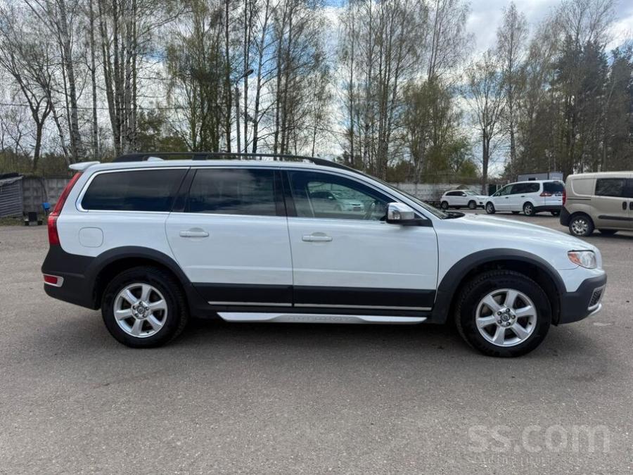 Balts Volvo XC70 2012 Rīga, ar dzinēja tilpumu 2.00 L un nobraukumu 310 tūkst. km par 6950 €, foto 5 vietnē AUTOMOTO.COM.LV