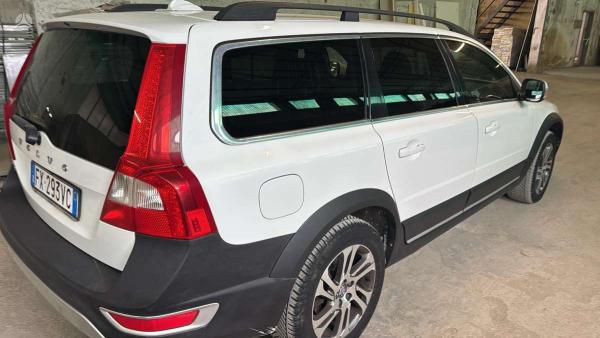 Balts Volvo XC70 2012 Šauļi, ar dzinēja tilpumu 1.98 L un nobraukumu 290 tūkst. km par 6900 €, foto 4 vietnē AUTOMOTO.COM.LV