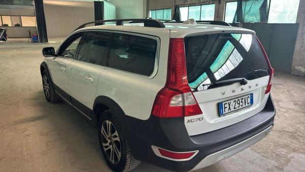 Balts Volvo XC70 2012 Šauļi, ar dzinēja tilpumu 1.98 L un nobraukumu 290 tūkst. km par 6900 €, foto 6 vietnē AUTOMOTO.COM.LV