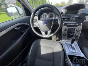 White Volvo XC70 2012 in Ventspils, with an engine capacity of 2.40 L and mileage of 500 thousand km for 9900 €, photo 12 on AUTOMOTO.COM.LV